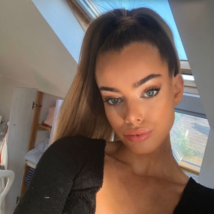 Picture of Daisy Hamer