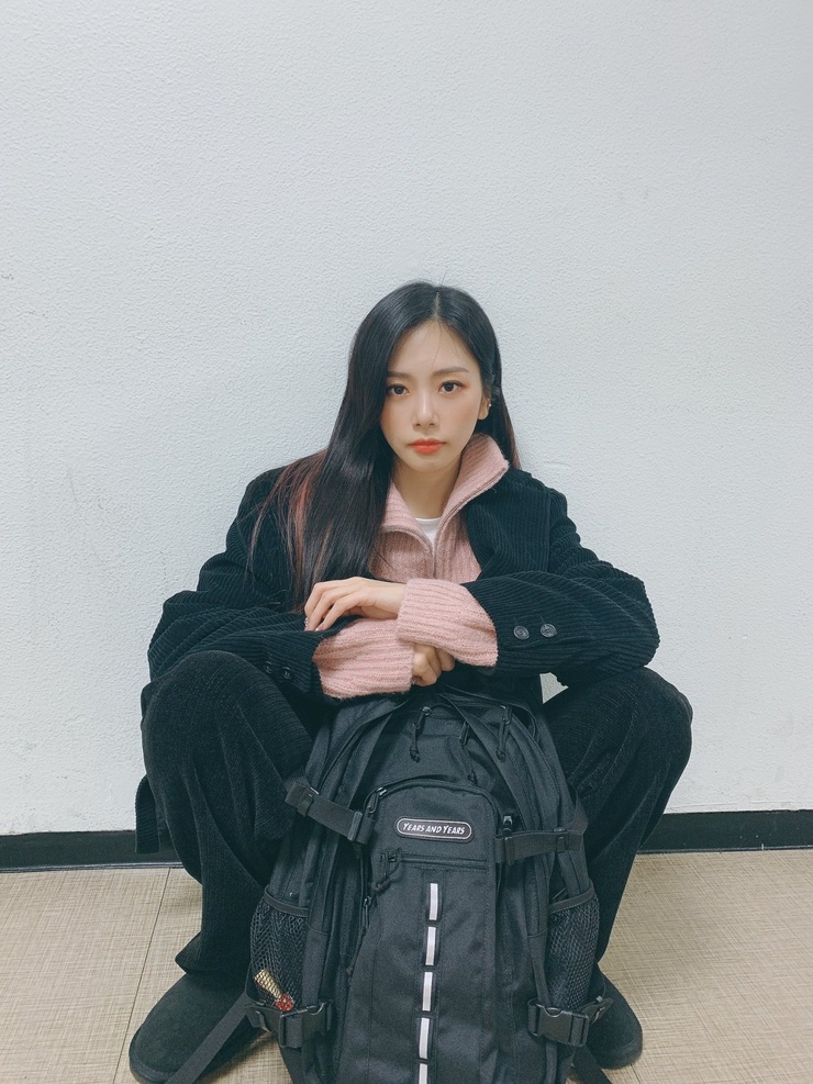 Ji-U picture
