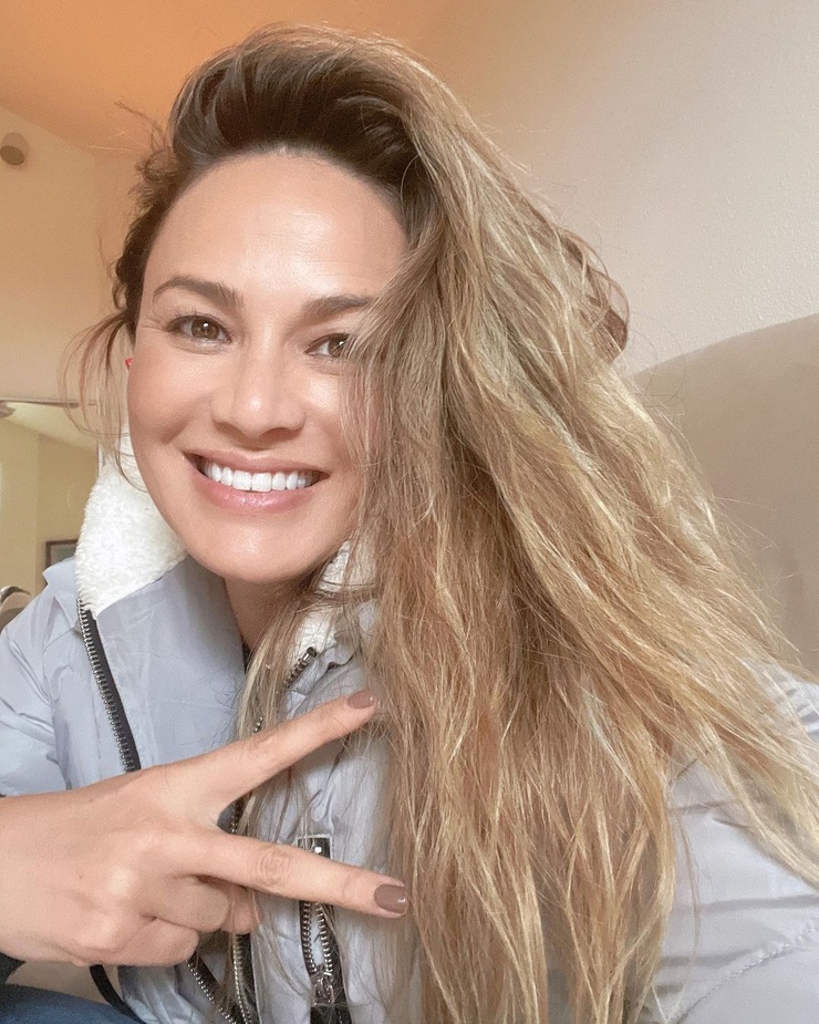 Picture of Moon Bloodgood