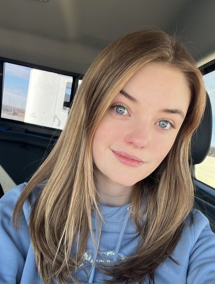 Carolina Sweets's Instagram, Twitter & Facebook on IDCrawl