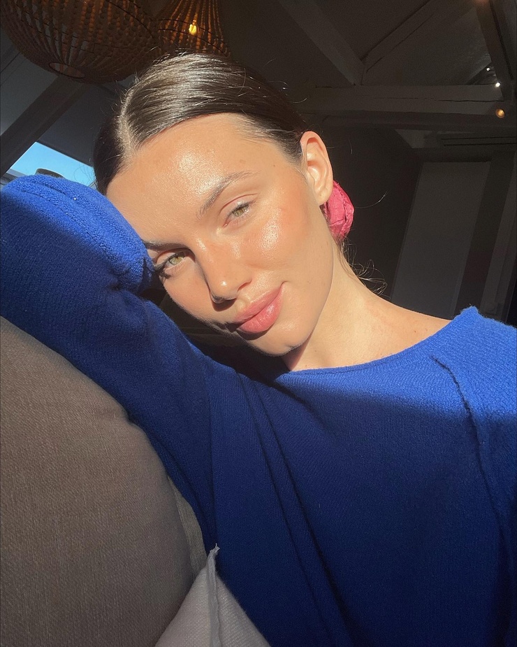 Picture of Hailey Outland