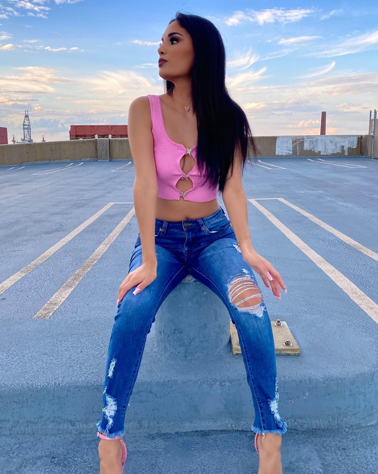 Felisia Hernandez image