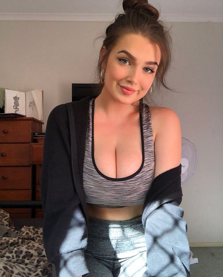 Picture Of Dakota Jade I