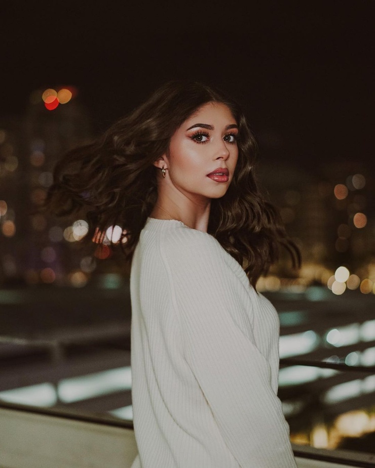 Elizabeth Elias image