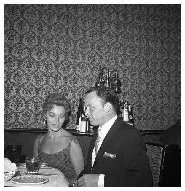 Kipp Hamilton, Frank Sinatra