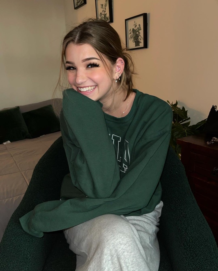 Picture of Brooke Monk