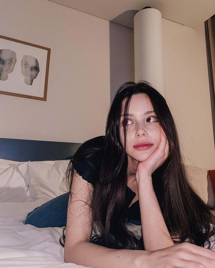 Picture of Lisa Rosh