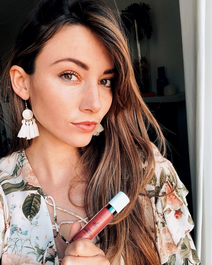 Delphine Wespiser picture