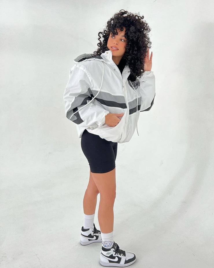 Picture of Riri Simpson