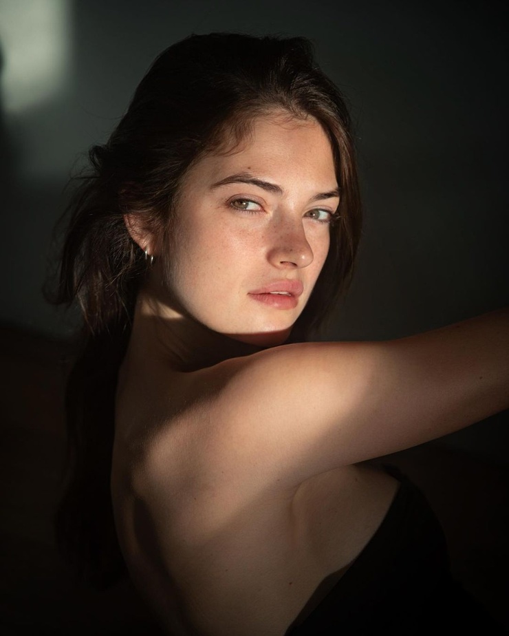 Picture of Eve Dumon