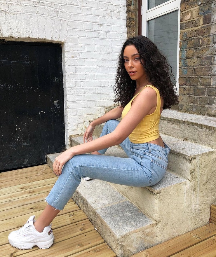 Picture of Sarai Lewis