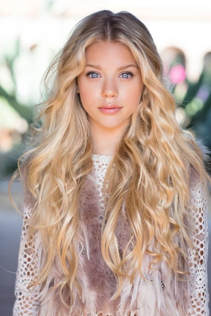 Picture of Kaylyn Slevin.