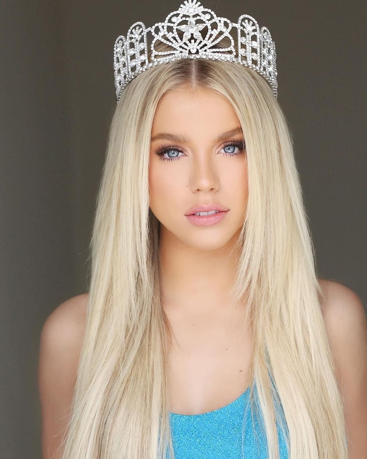 Picture Of Kaylyn Slevin