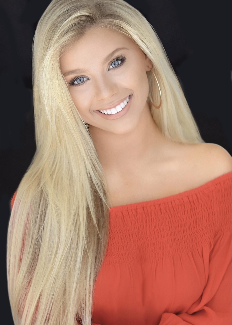 Picture of Kaylyn Slevin.