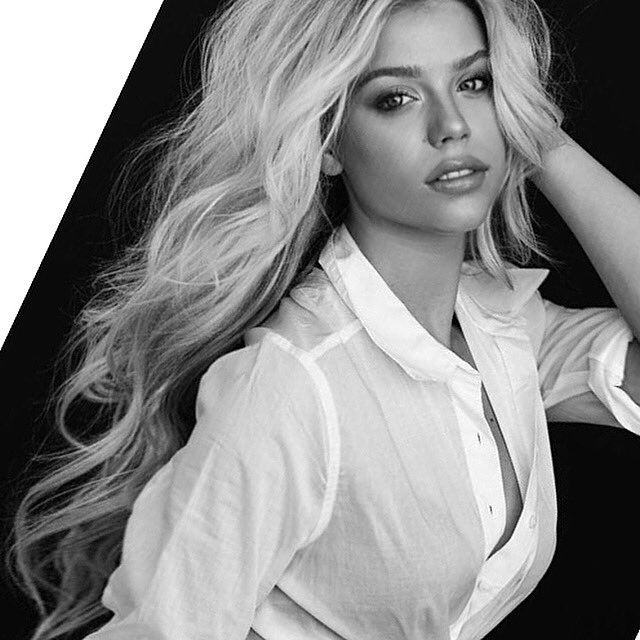 Picture of Kaylyn Slevin.