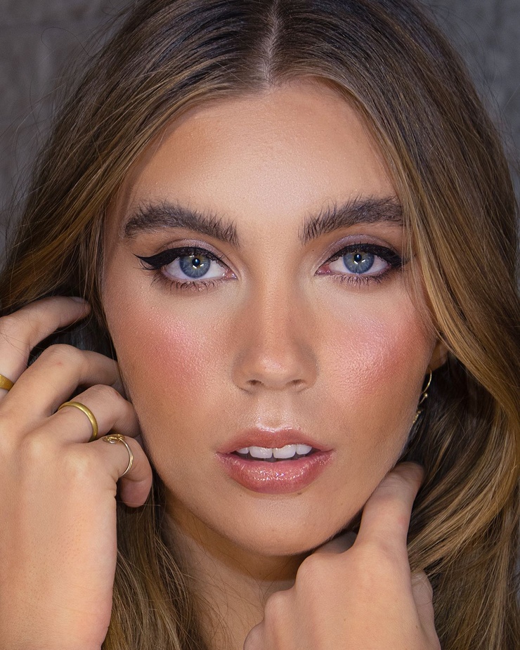 Picture of Eloise Hannah