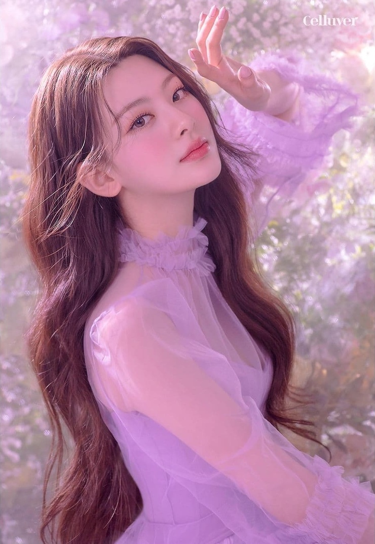 Picture of Seeun (STAYC)