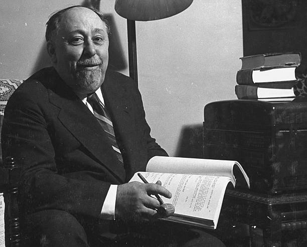 Picture of Elliot Paul