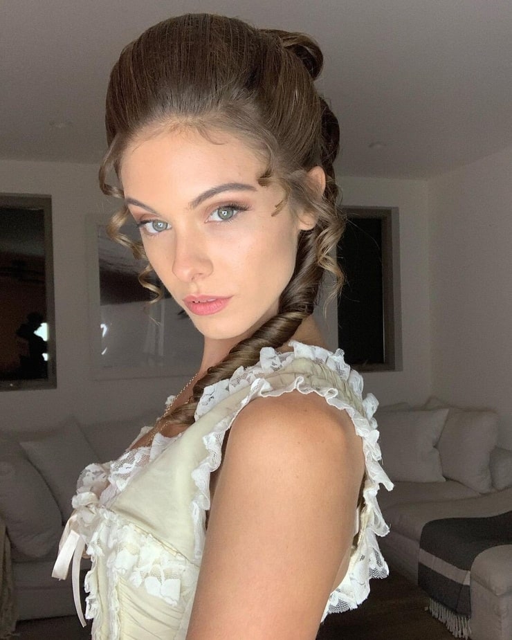 Picture of Carmella Rose