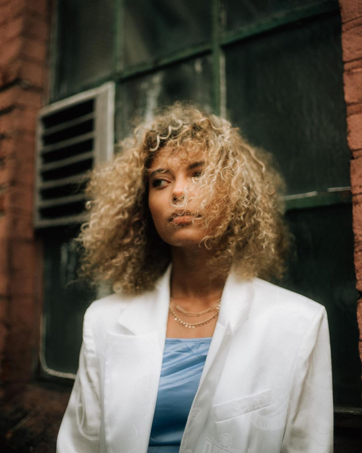 Michéle Winchester image