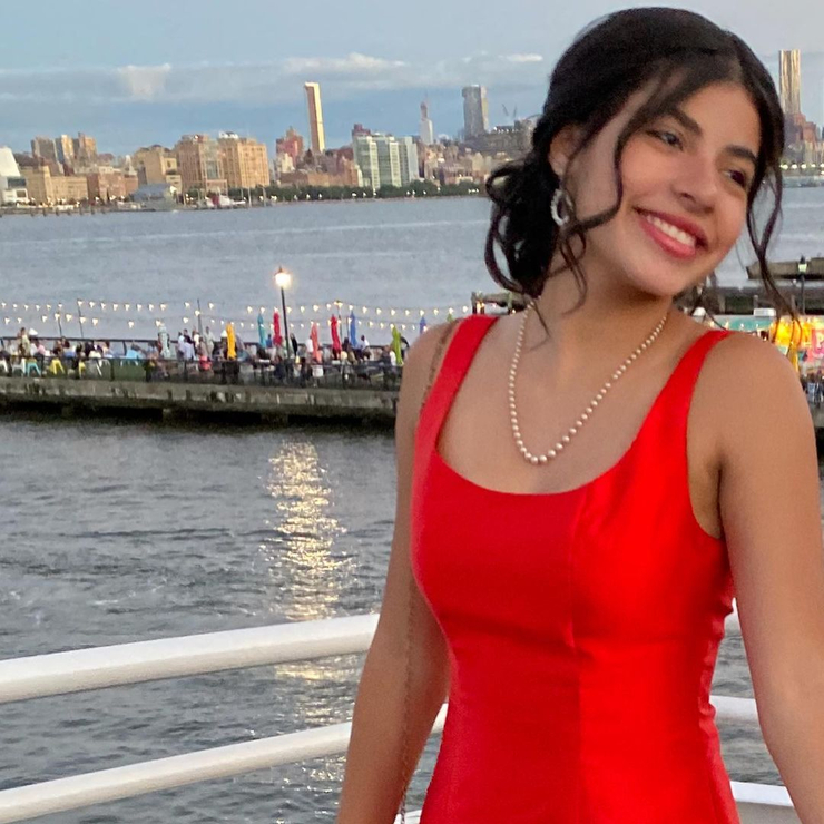 Picture of Kyndra Sanchez