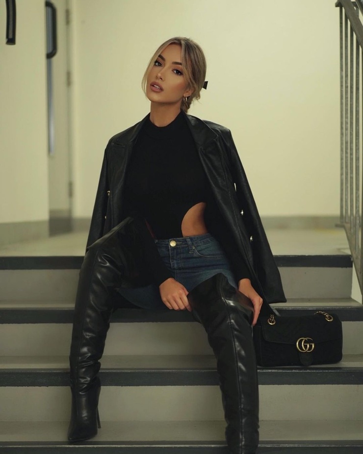 Charlotte Elise Fox image