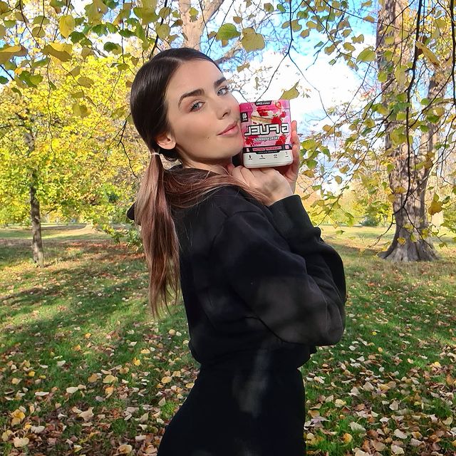 Danielle Sharp image