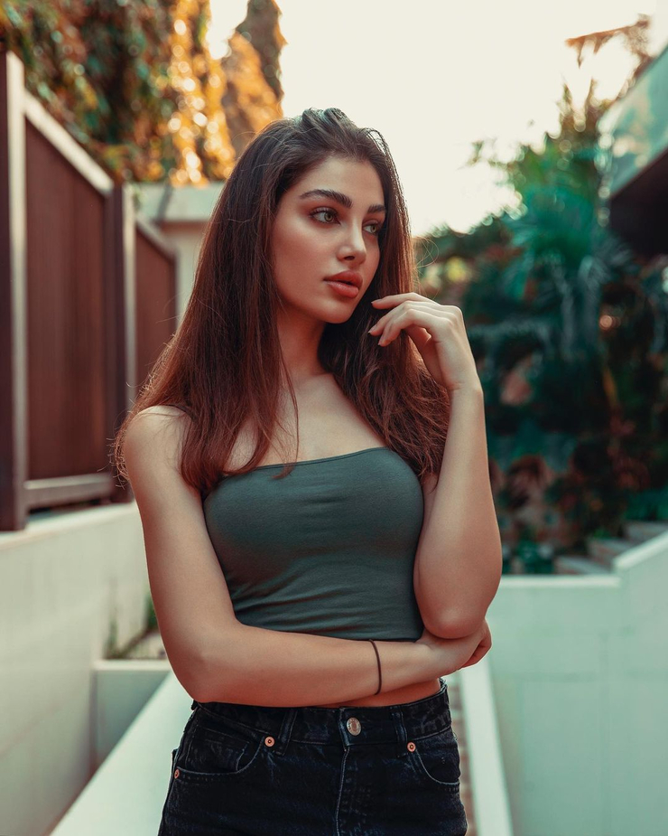 Picture of Seezan (model)