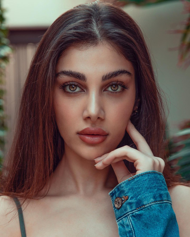 Picture of Seezan (model)