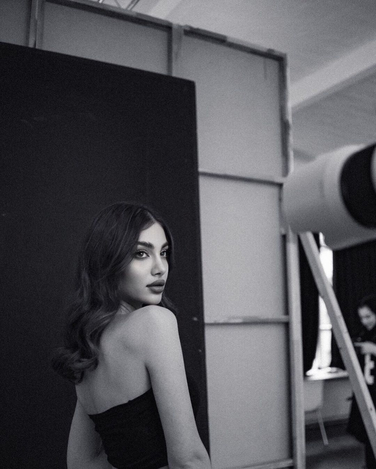 Picture of Seezan (model)