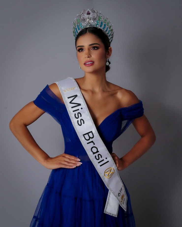 Caroline Teixeira image