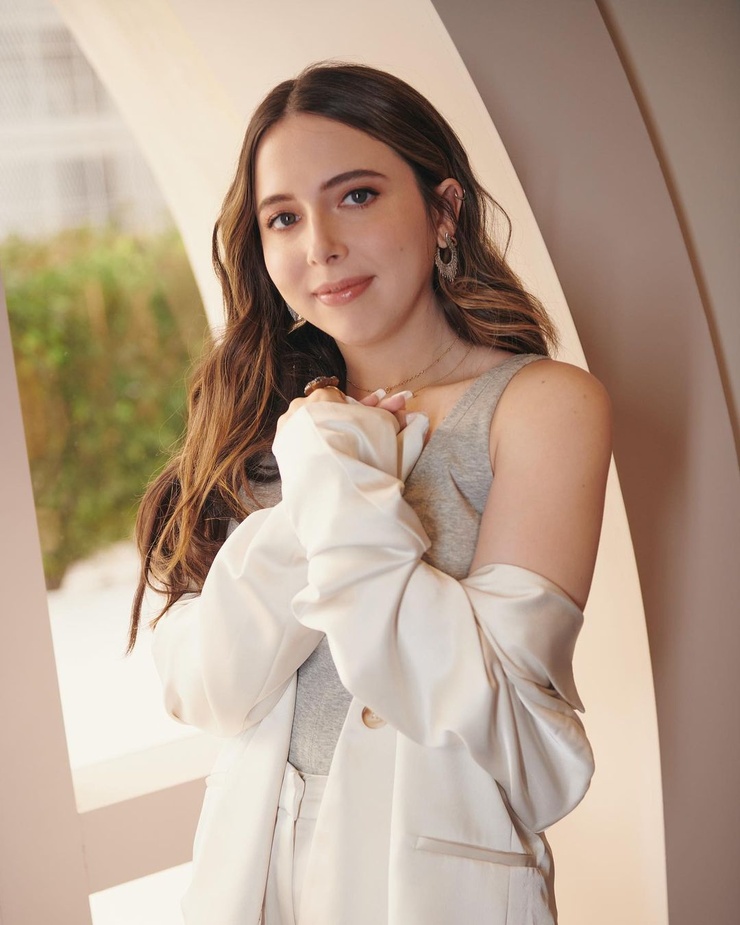 Esther Povitsky picture