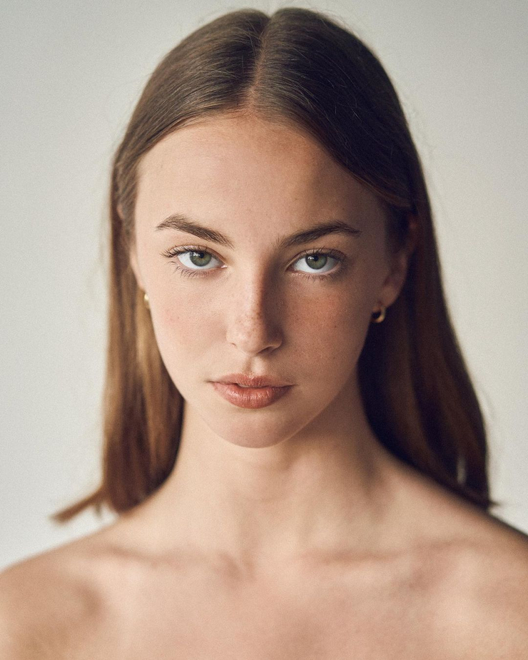 Amelie Model Picture