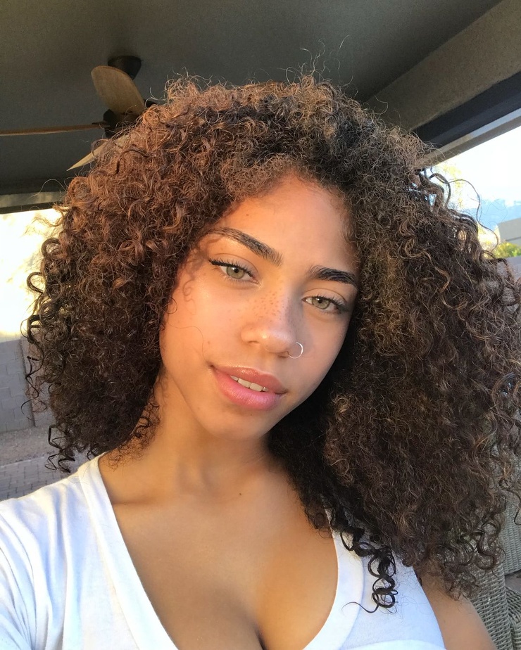 Picture of https://popularbio.com/venus-marquez/