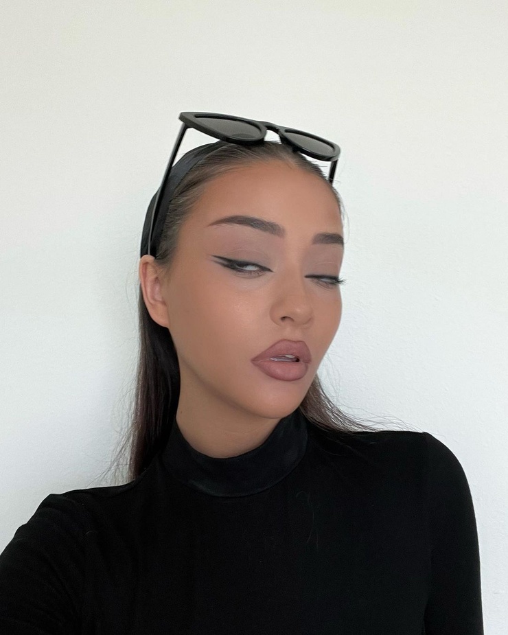 Picture of Isabel Rose