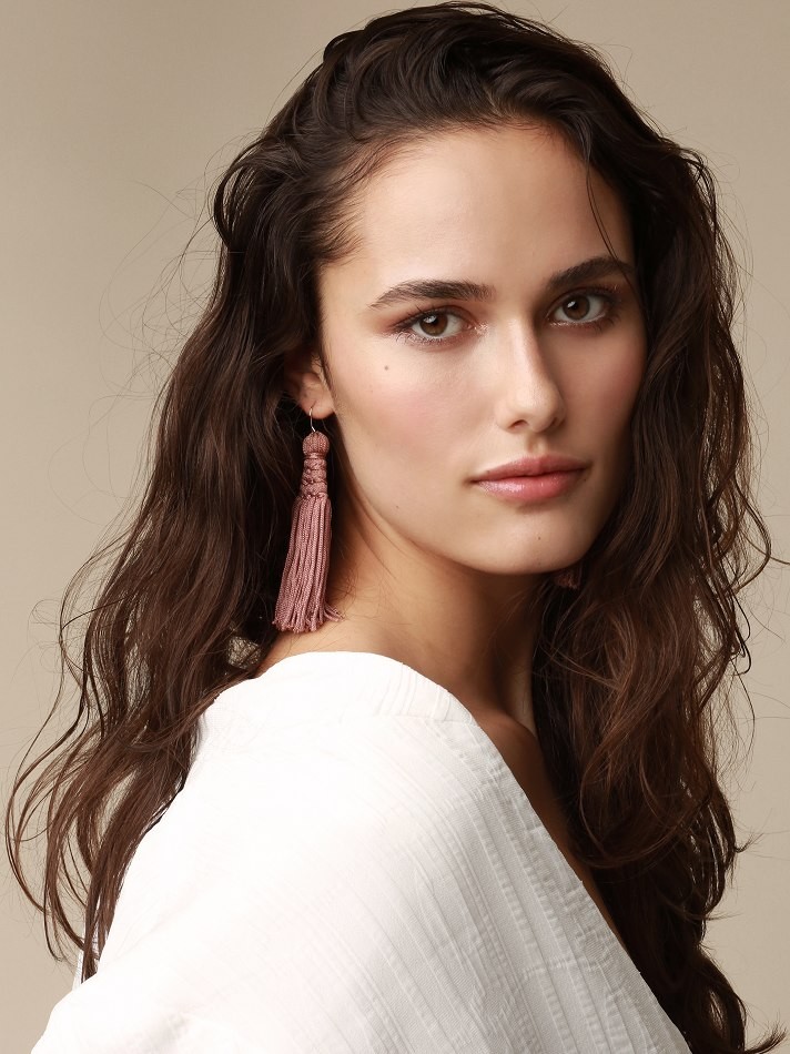 Victoria Frost image