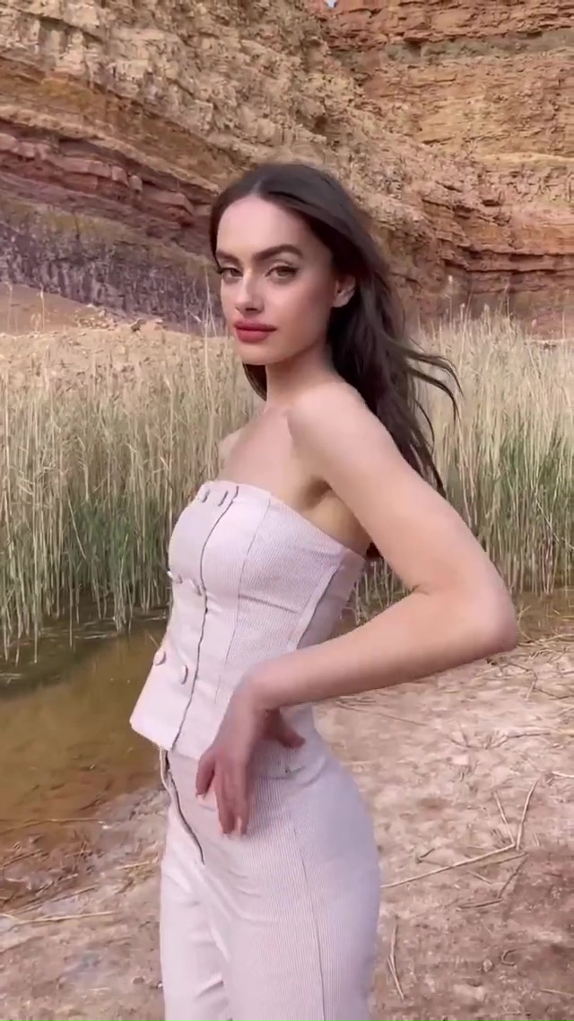 Picture of Yael Shelbia