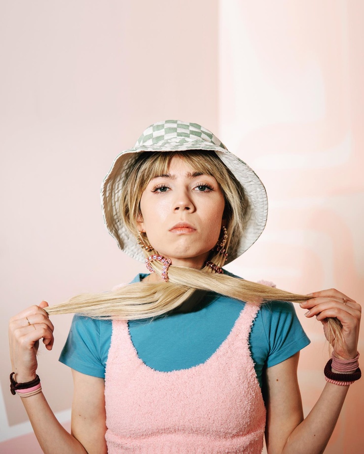 Jennette Mccurdy Twitpic