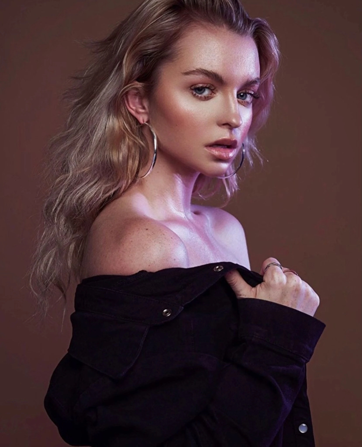 Picture Of Skylar Deckert