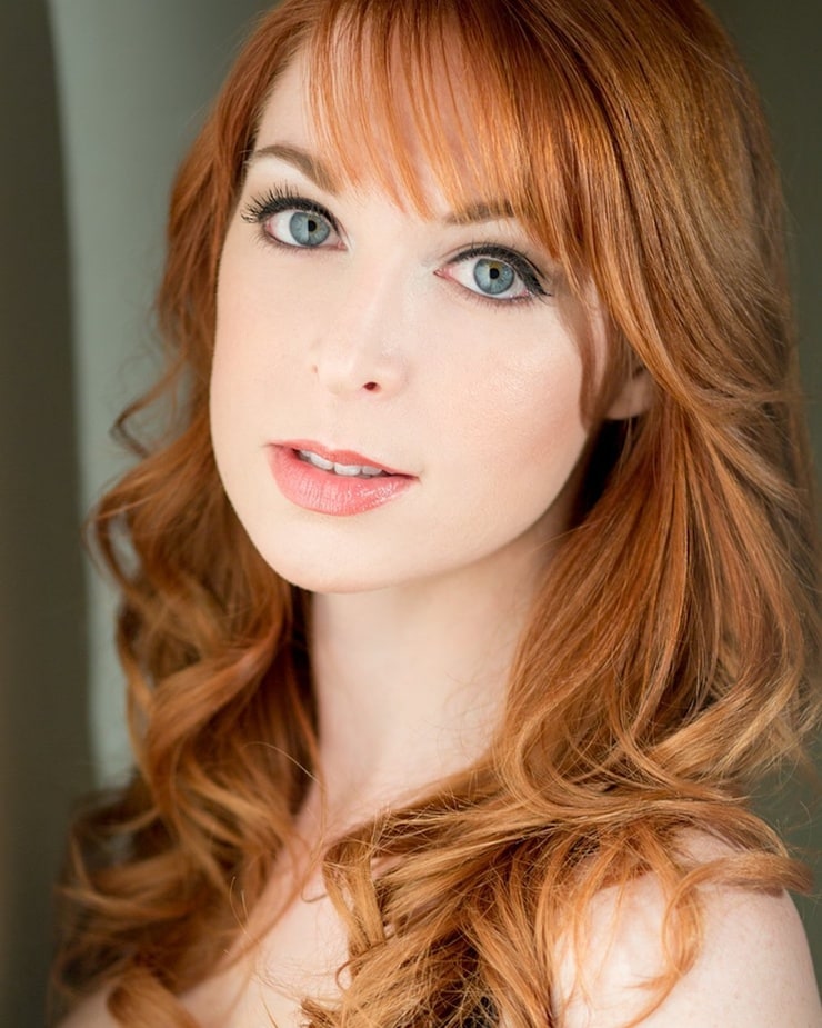 Picture of Lisa Foiles