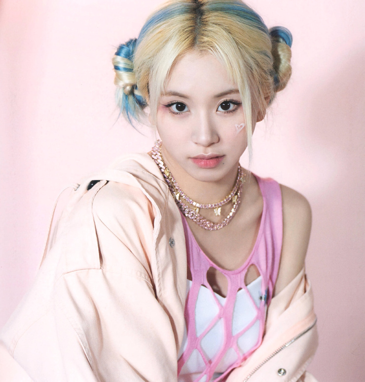 Picture of Son Chae Young