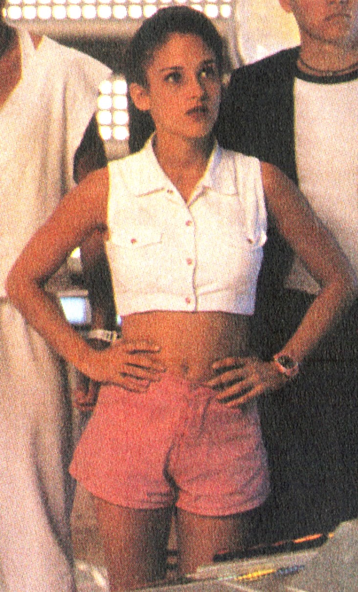Image of Kimberly Hart (Amy Jo Johnson)