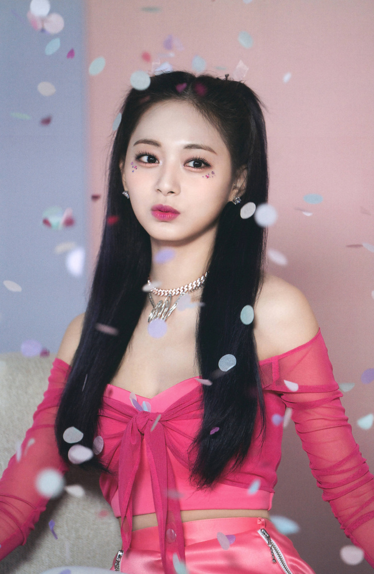 Picture of Chou Tzu-yu (Tzuyu)