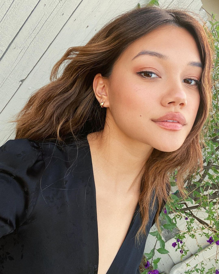 Gabrielle Current image