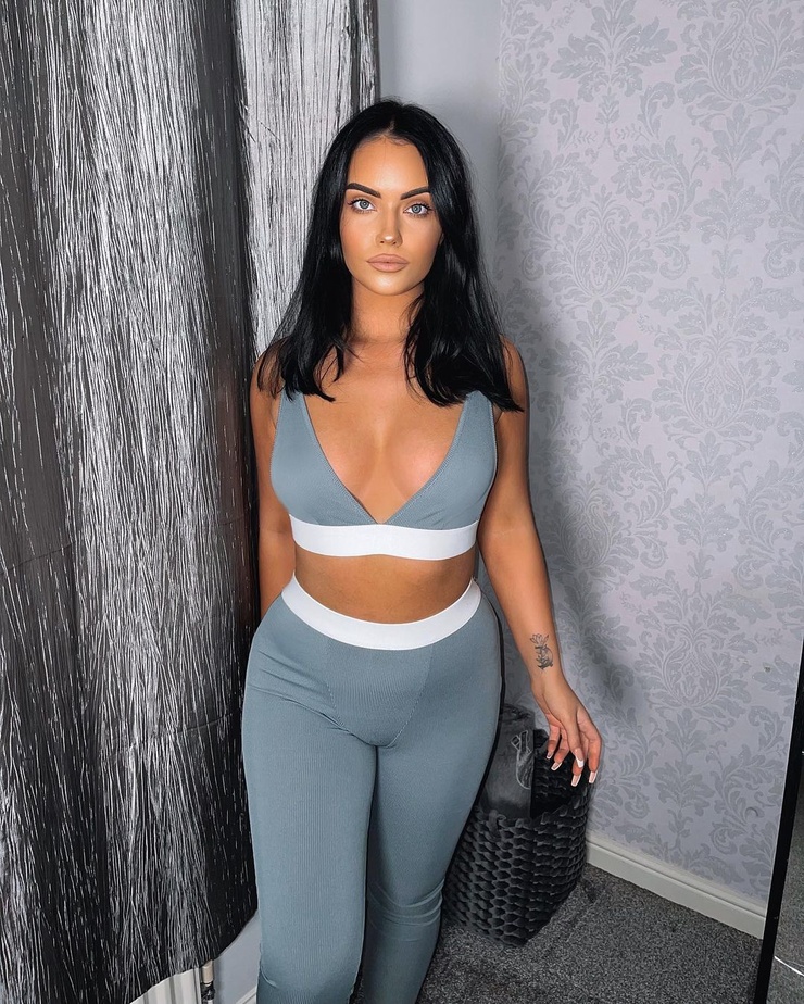 Picture of Chloe Bain