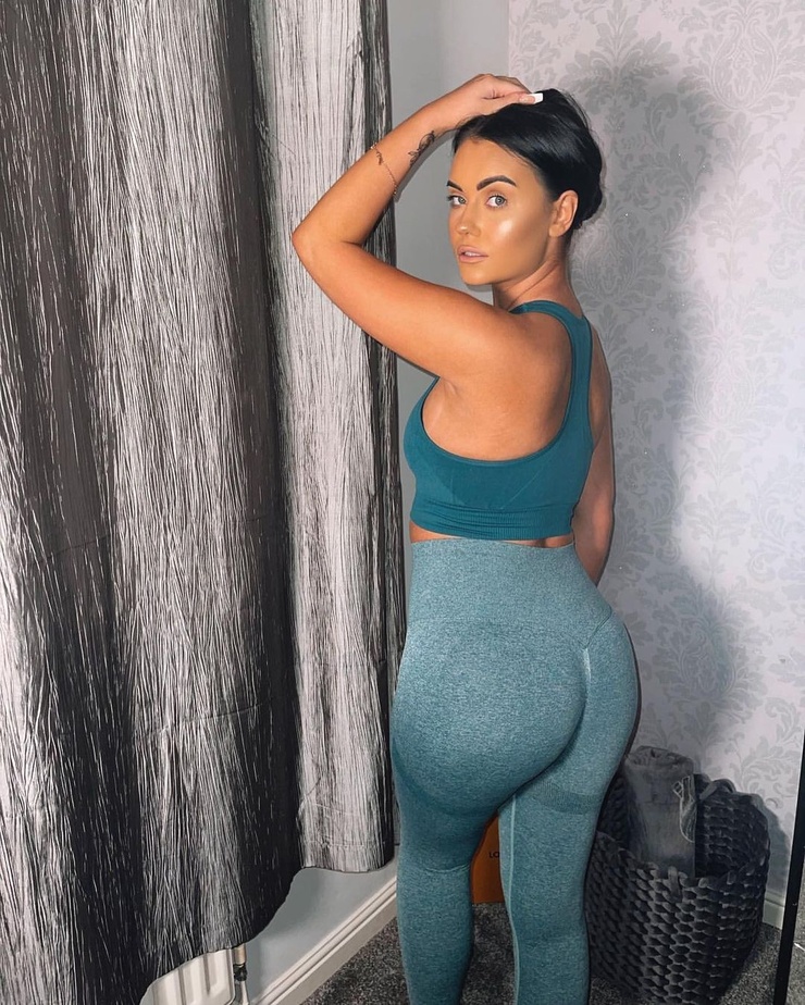 Picture of Chloe Bain