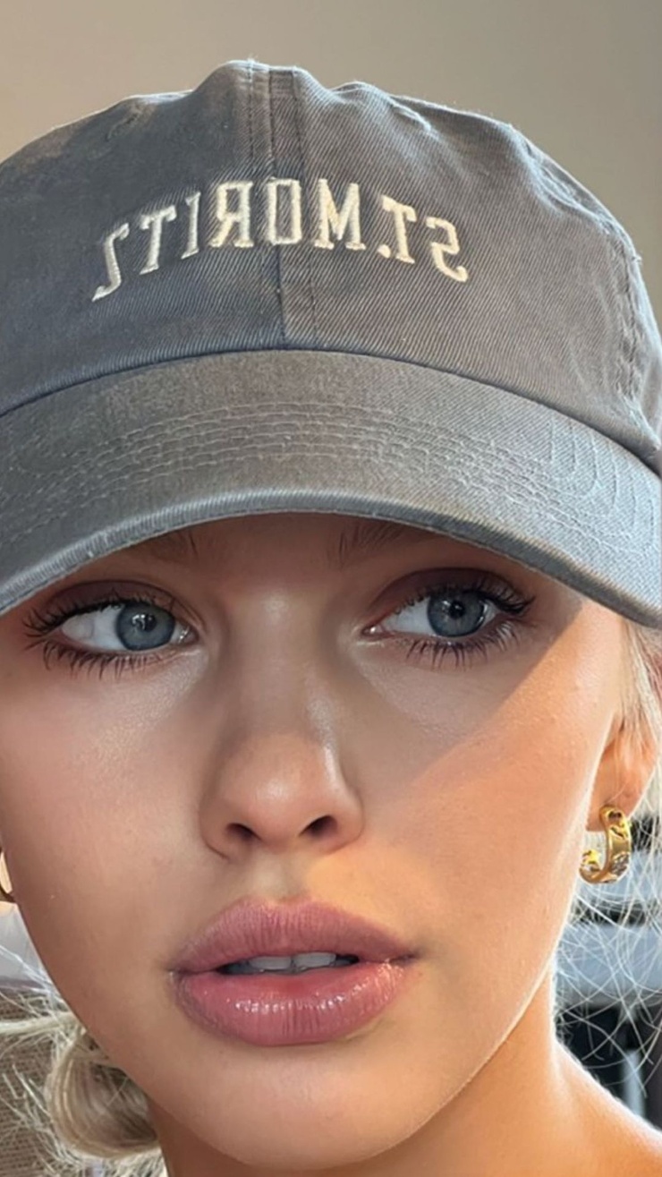 Picture of Alexa Breit