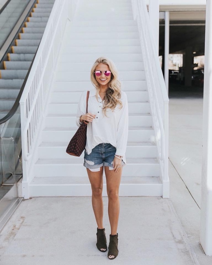 Image of Shea Leigh Mills