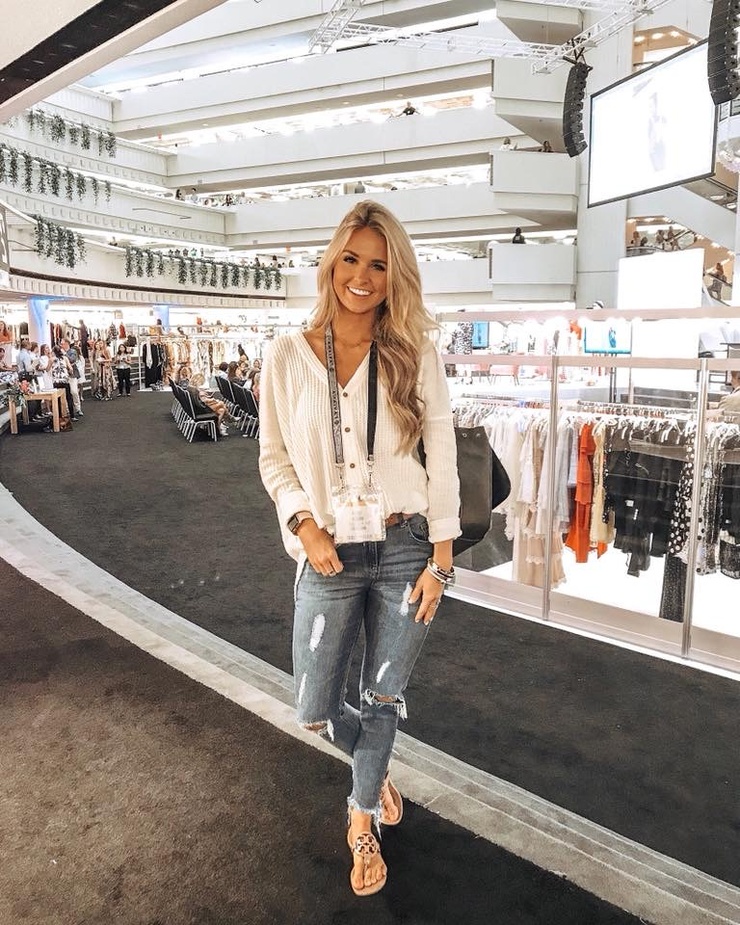 Image of Shea Leigh Mills