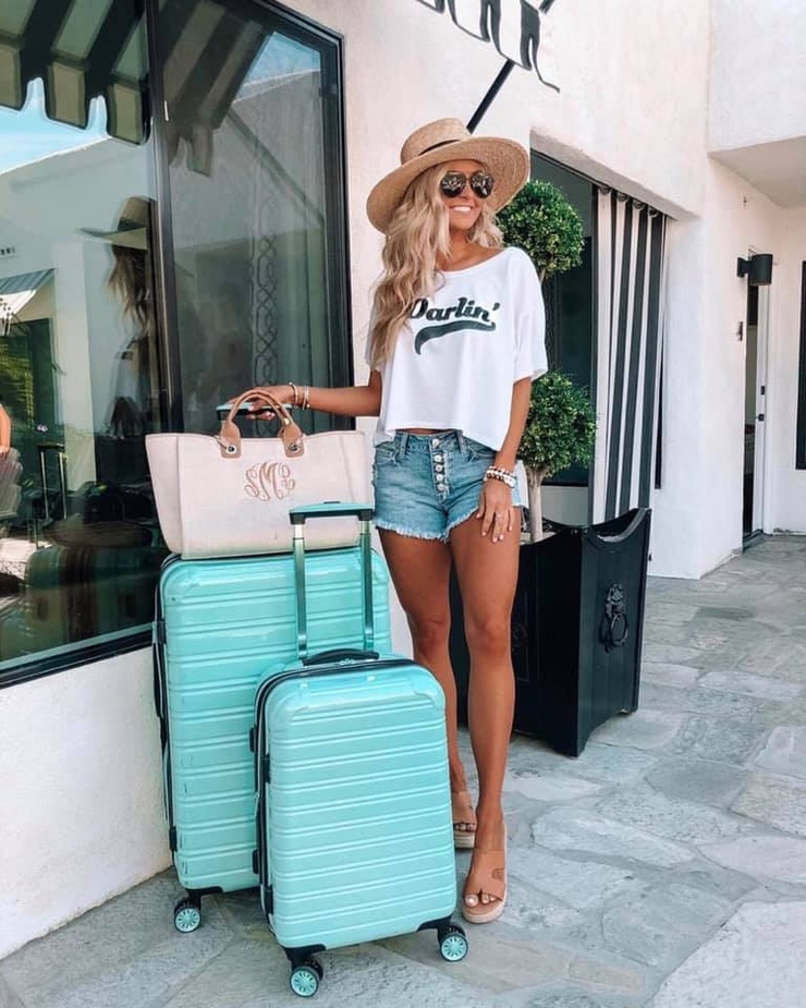 Image of Shea Leigh Mills